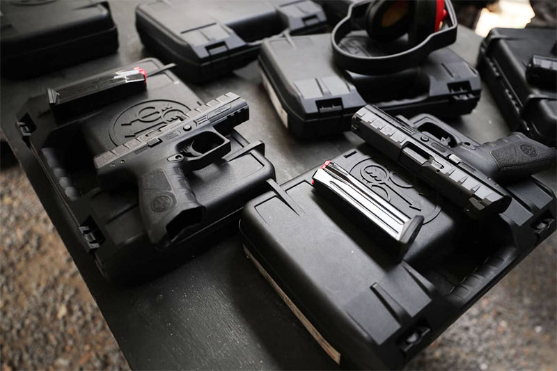 SSP-AM moderniza armamentos com pistolas de fabricação italiana ...