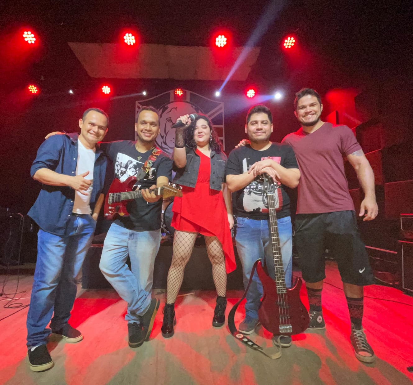 R4 Rock Band retorna ao Porão do Alemão com tributo dançante aos anos ...
